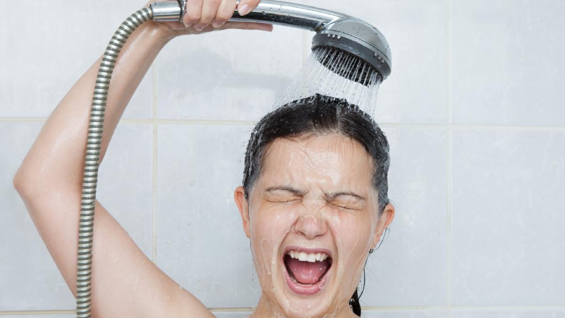 ¿Son realmente saludables las duchas frías?